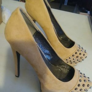 FRH | Shoes | Frh Pumps With Studs On Toe Tip | Poshmark